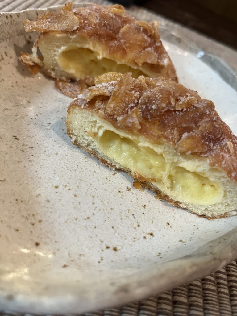 丁寧に並んだパンに心がときめく。そしがやベーカリーで味わう地元食材の魅力【米子市・そしがやベーカリー】 | とりたべ – 「食パラダイス鳥取県」魅力発信サイト【TORiTABE】